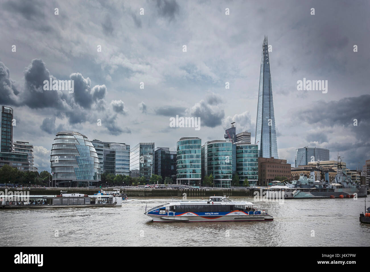 SOUTH LONDON SKYLINE, LONDON, ENGLAND-19th AUG 2015:-the skyline of ...
