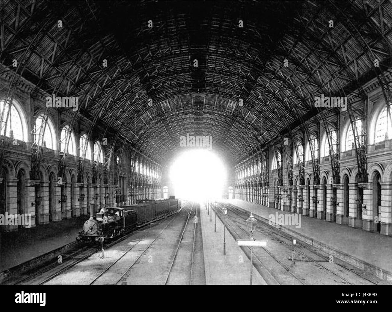 Berlin railway station Black and White Stock Photos & Images - Alamy