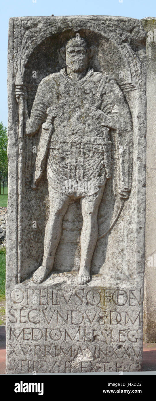 Military ancient rome roman legionary hi-res stock photography and ...