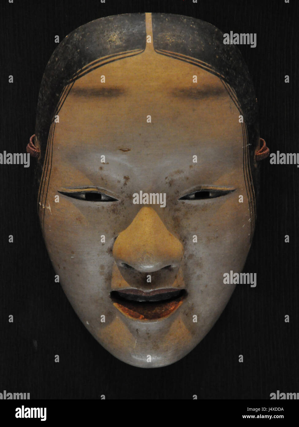 Zo'Onna Noh mask Stock Photo - Alamy