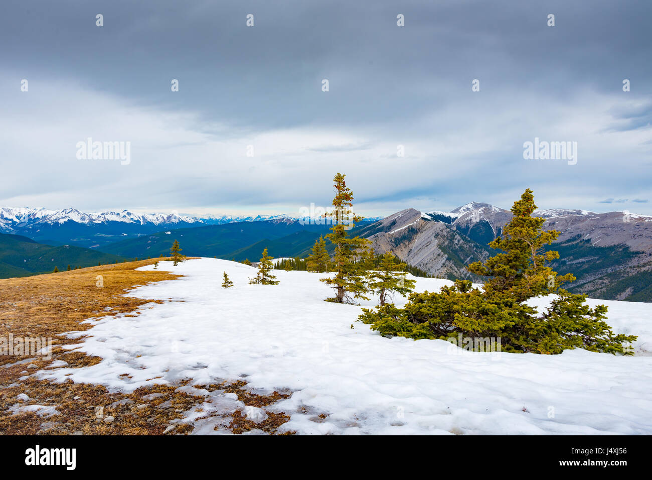 Scenic views of the Eastern Slopes of the Canadian Rocky Mountains ...