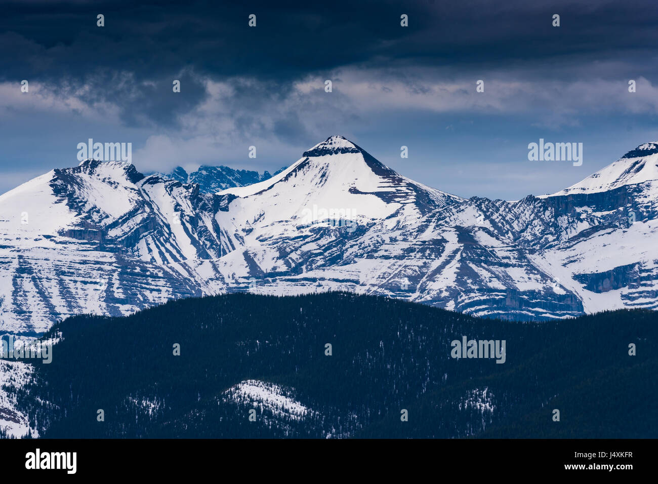 Scenic views of the Eastern Slopes of the Canadian Rocky Mountains ...
