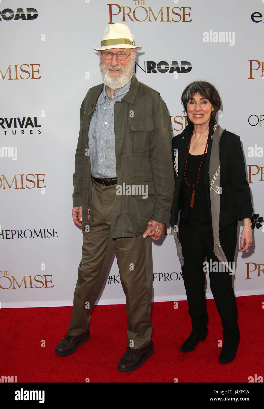 Anna stuart and james cromwell hi-res stock photography and images - Alamy