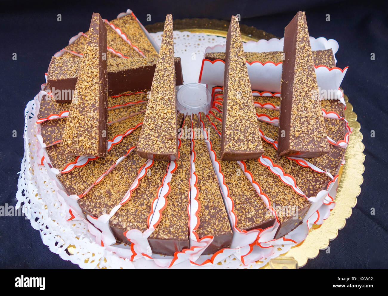 Cake cut into slices hi-res stock photography and images - Alamy