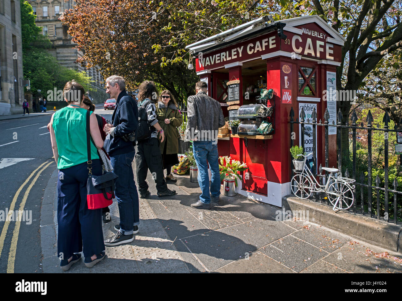 Coffee kiosk hi-res stock photography and images - Alamy