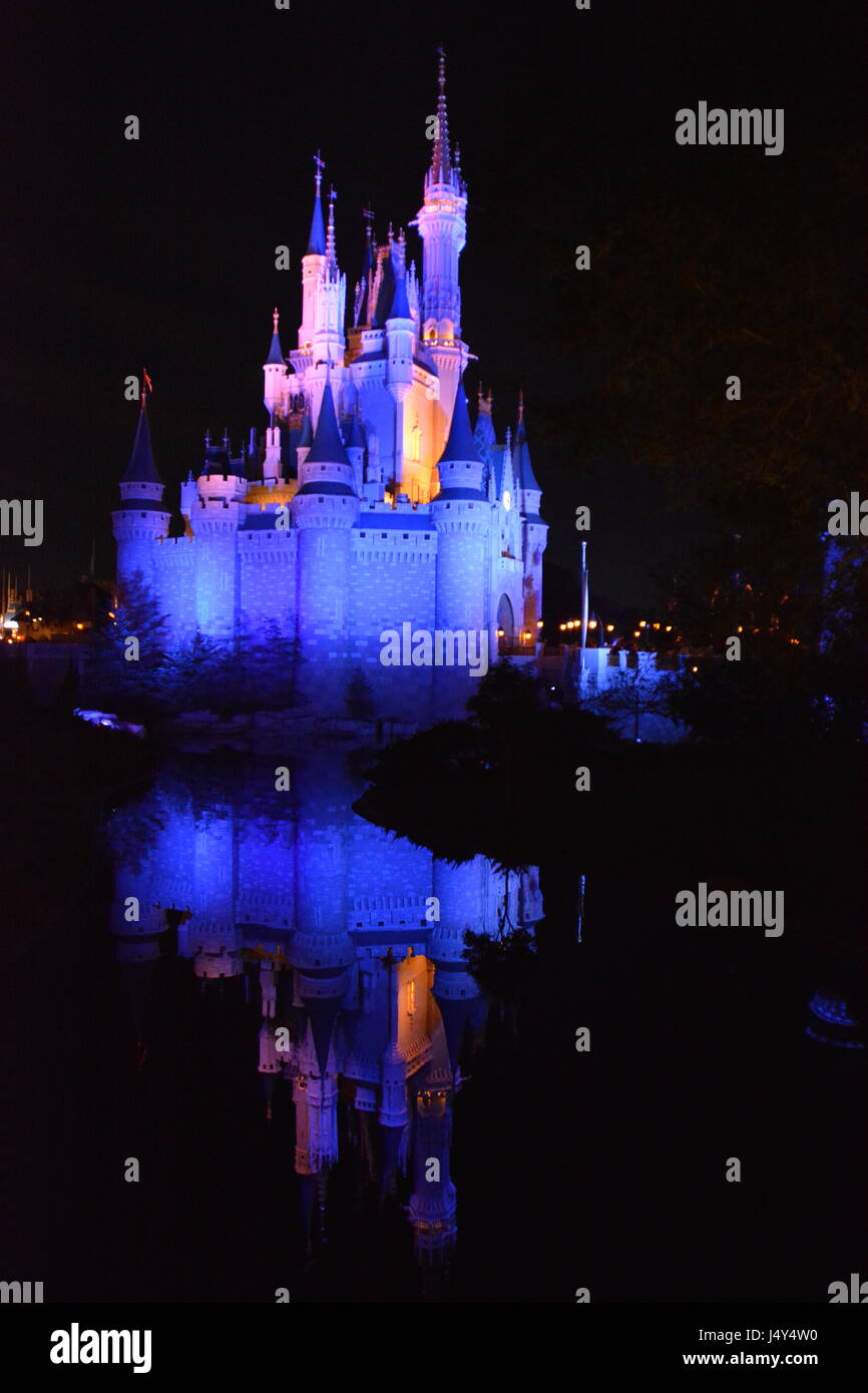 Disney mickey mouse hi-res stock photography and images - Alamy