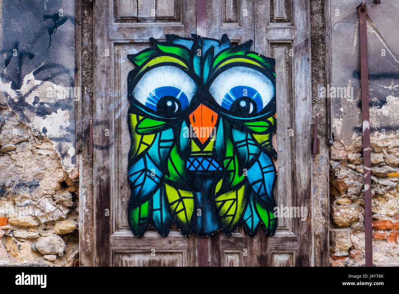 Owl graffiti hi-res stock photography and images - Alamy