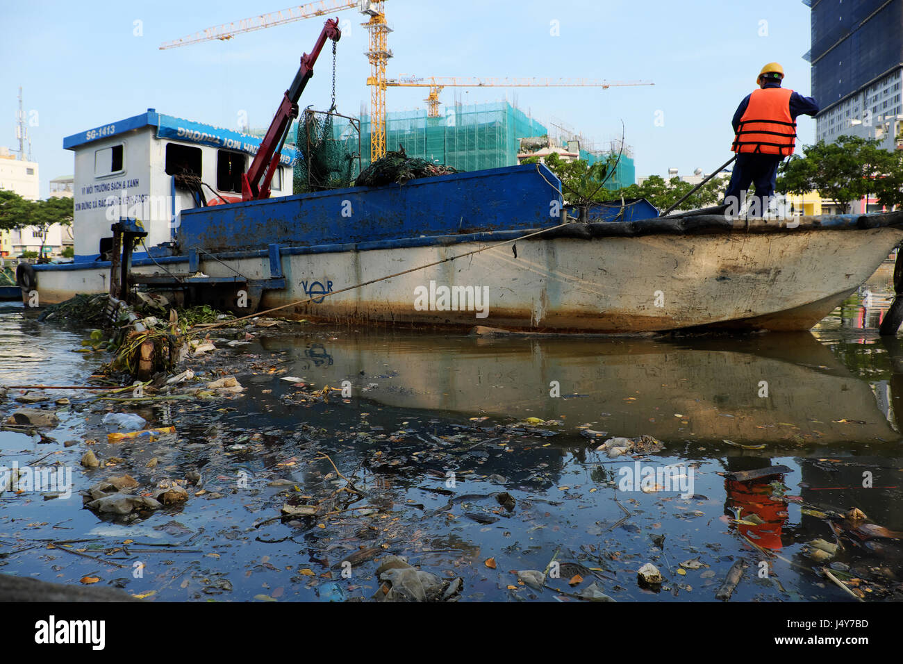 Saigon pollution hi-res stock photography and images - Alamy