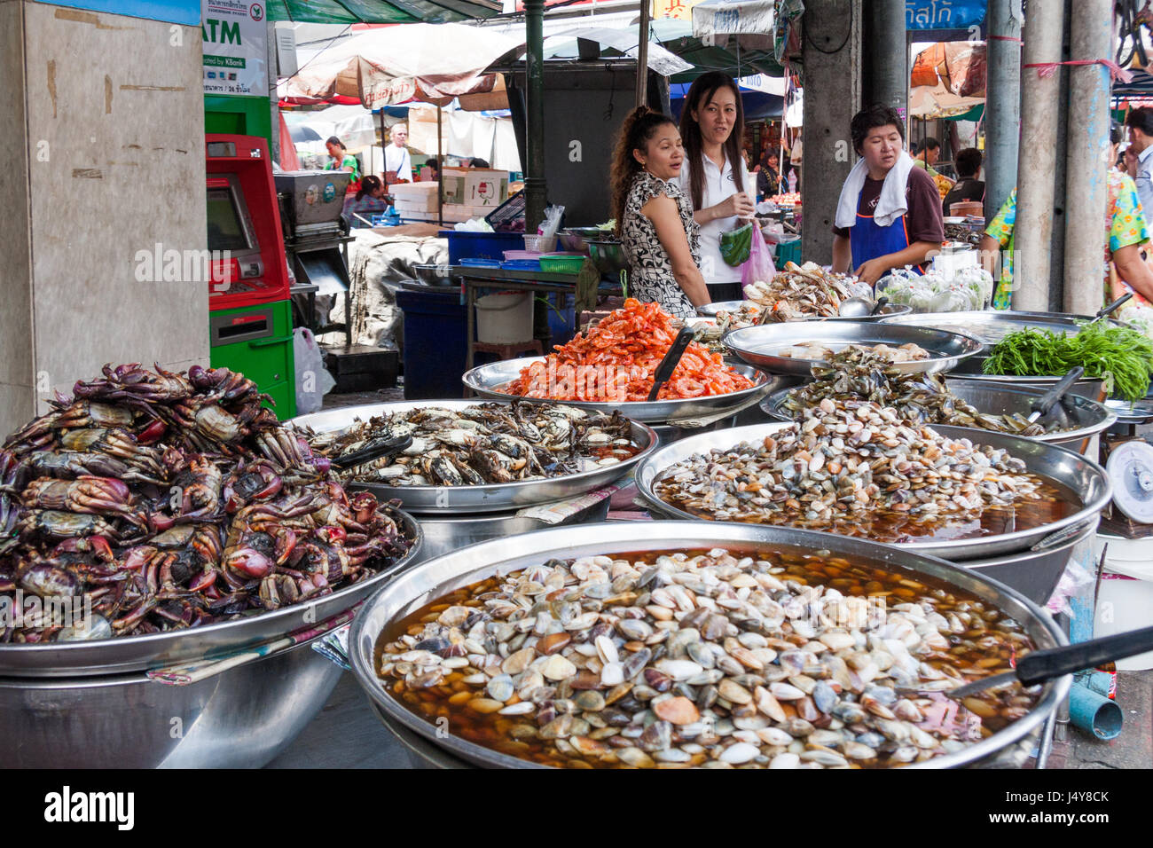 Seafood street stall in Chinatown, Bangkok Stock Photo - Alamy