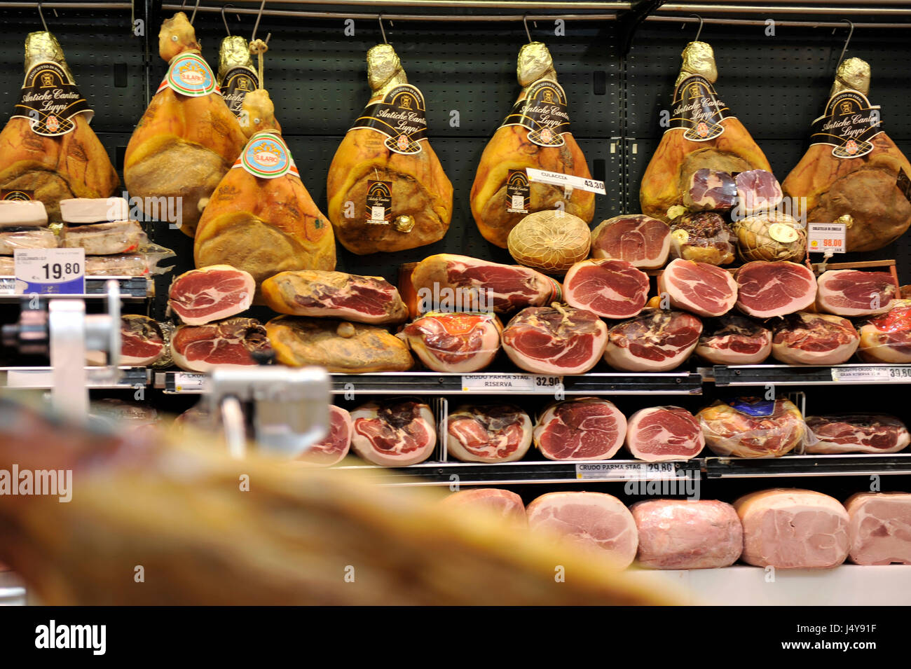Parma Hams in the Emilia Romagna Market, food valley of italian food ...