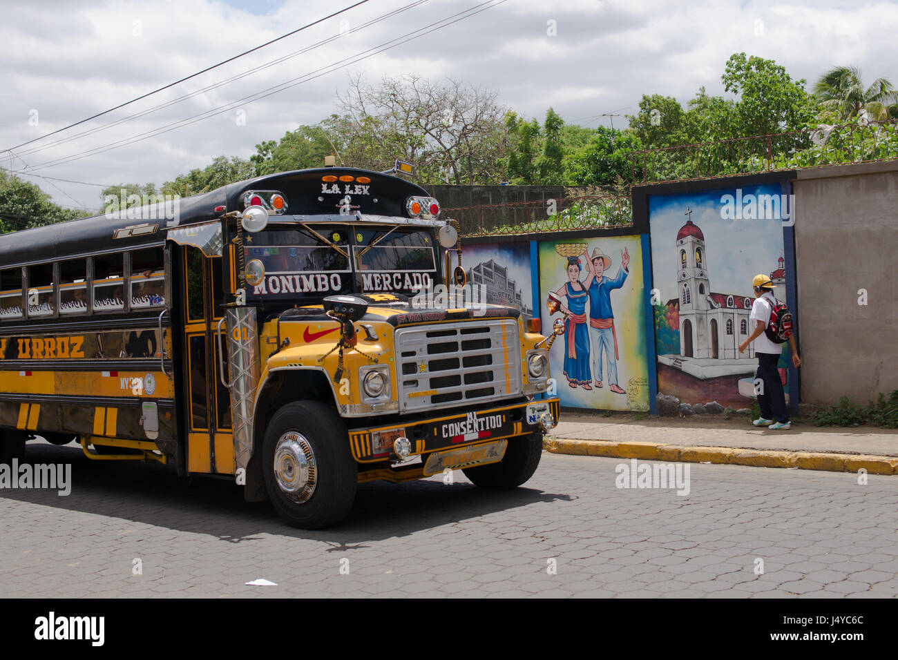 Nicaragua intercity bus (Chicken Bus Stock Photo - Alamy