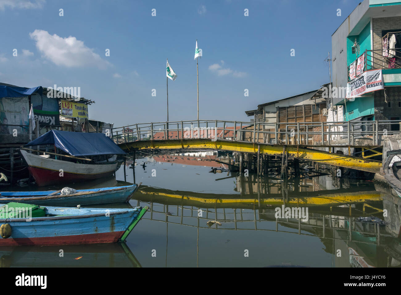 The yellow bridge, inner harbour, Sunda Kelapa, Jakarta, Indonesia ...