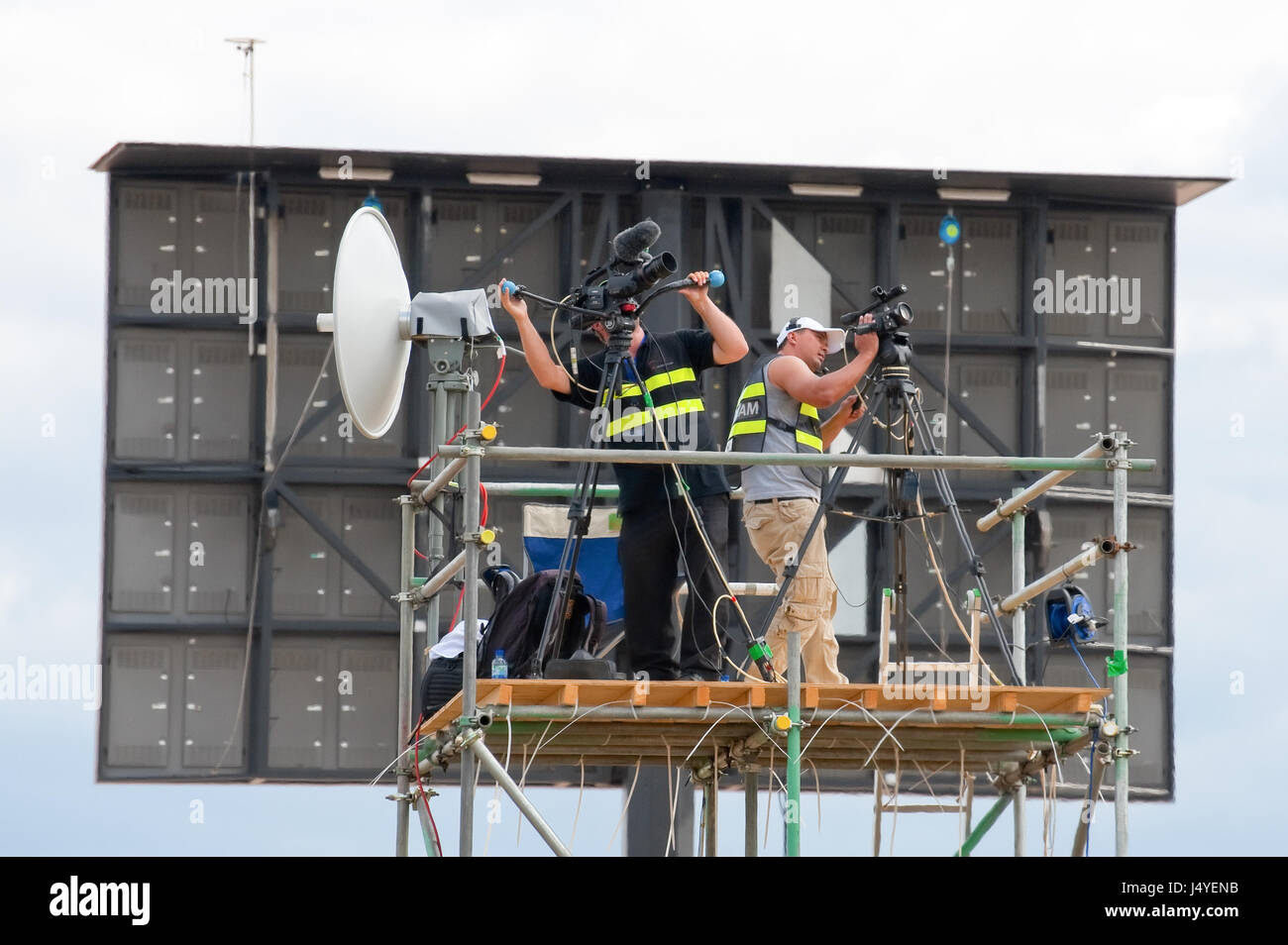 Scaffolding media camera hi-res stock photography and images - Alamy