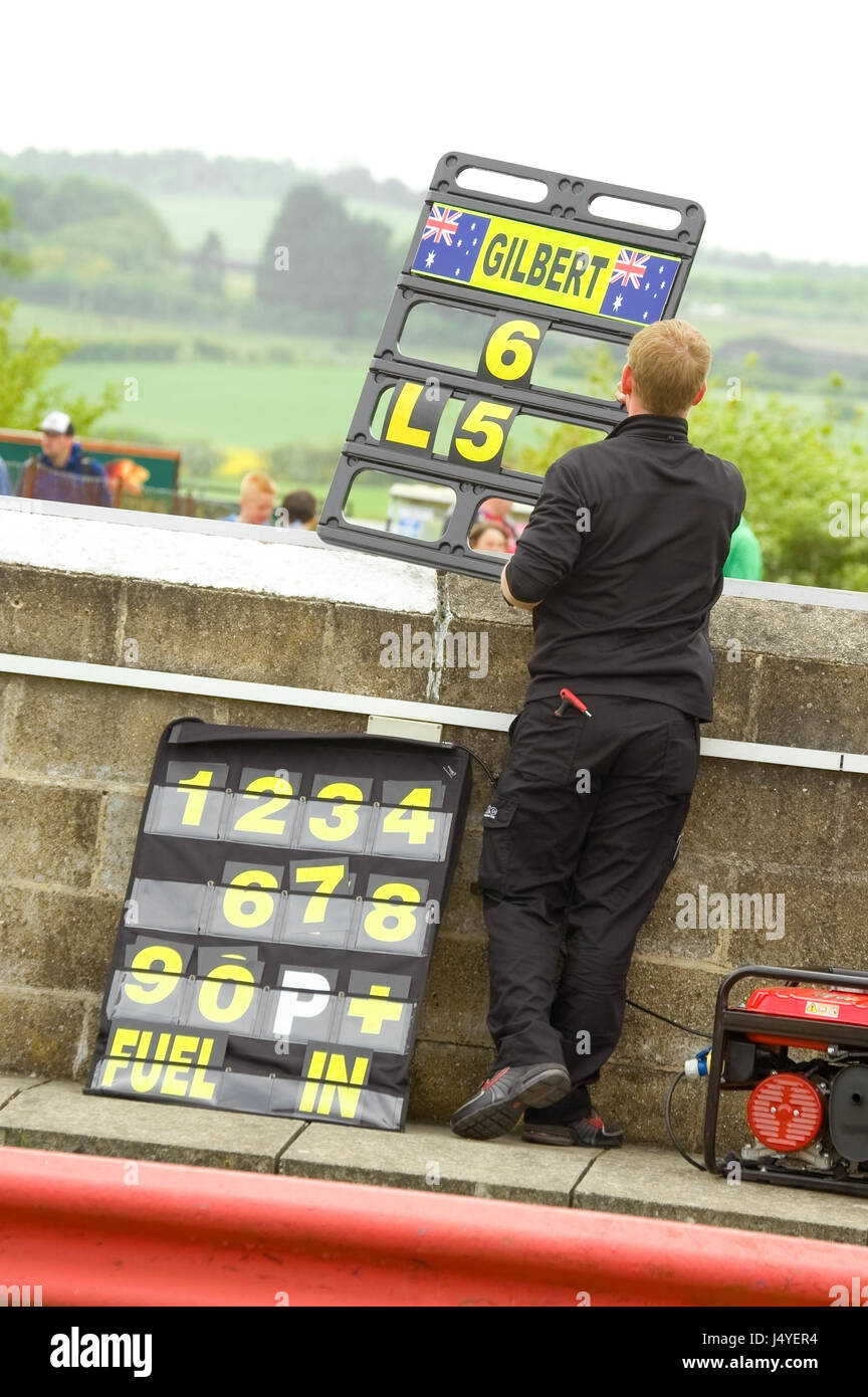 F1 pit crew hi-res stock photography and images - Alamy