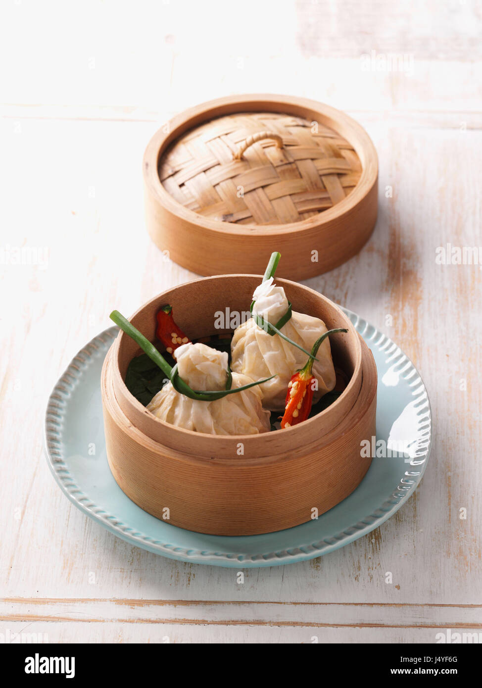 Dim sum bamboo steamers hi-res stock photography and images - Alamy