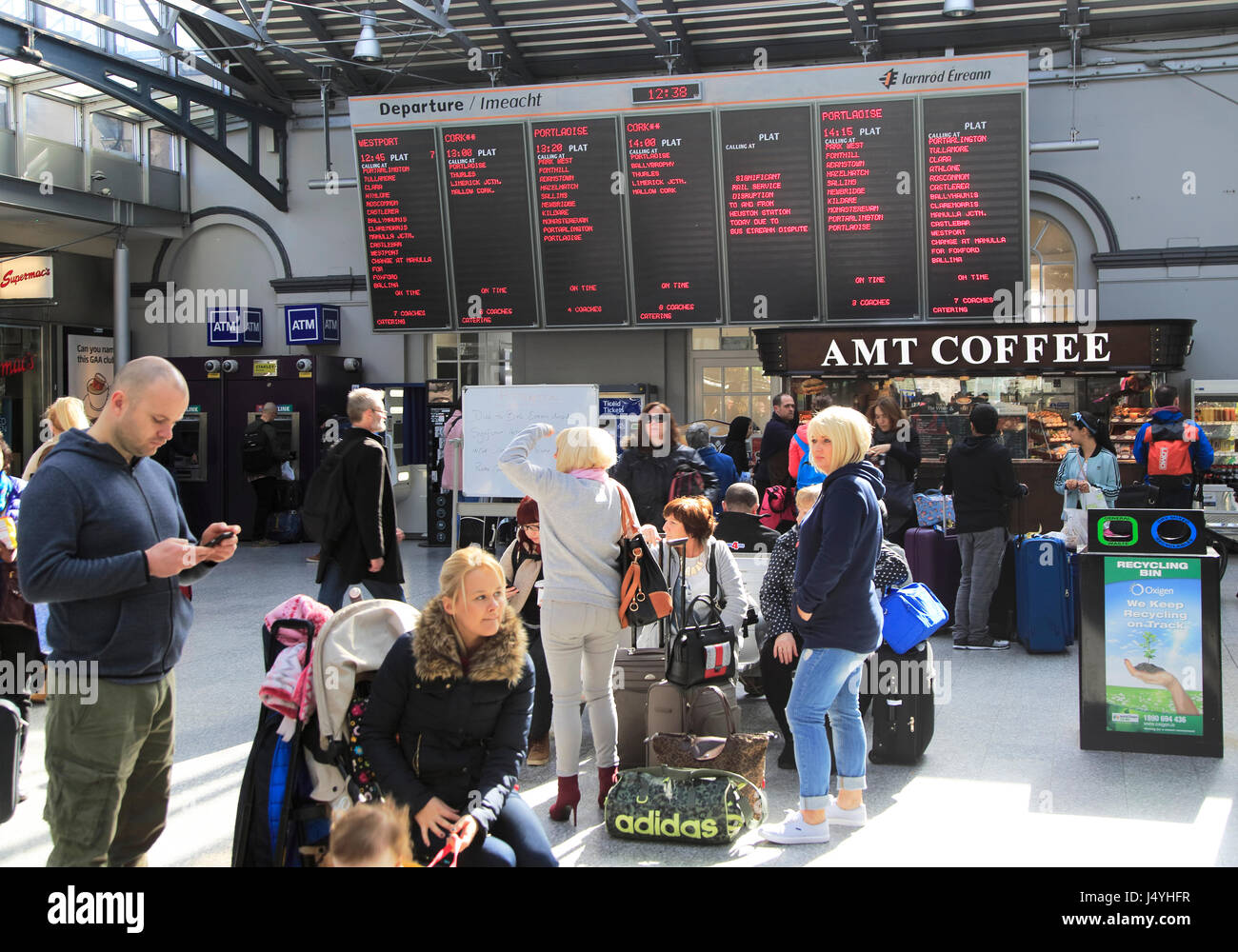 Dublin heuston station interior hi-res stock photography and images - Alamy