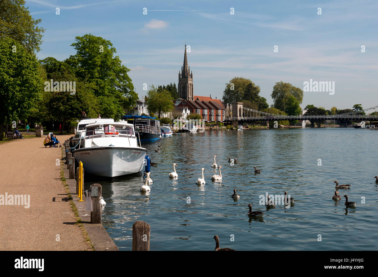 Marlow england thames walk hi-res stock photography and images - Alamy