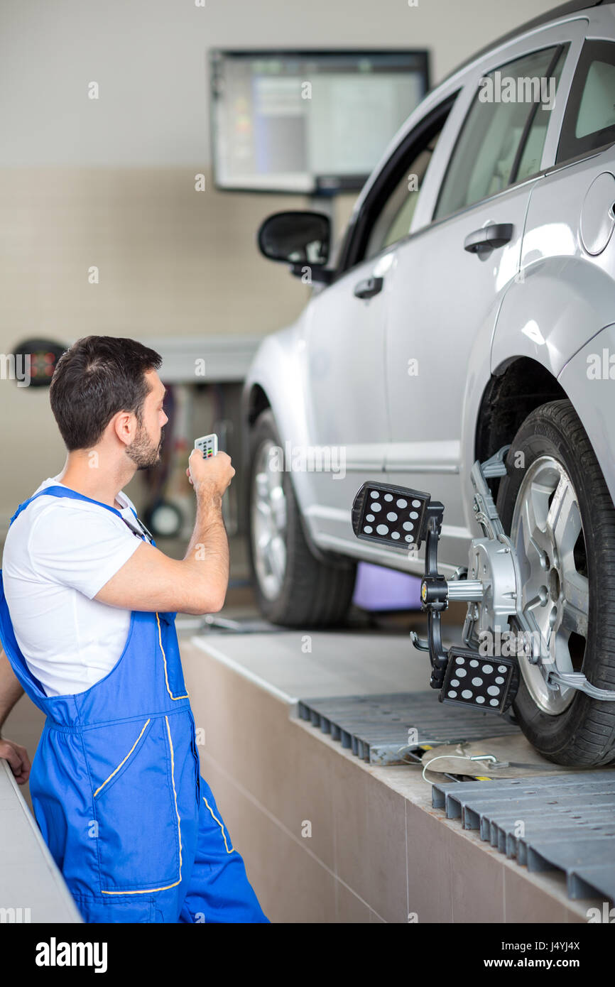 Car wheel alignment hi-res stock photography and images - Alamy
