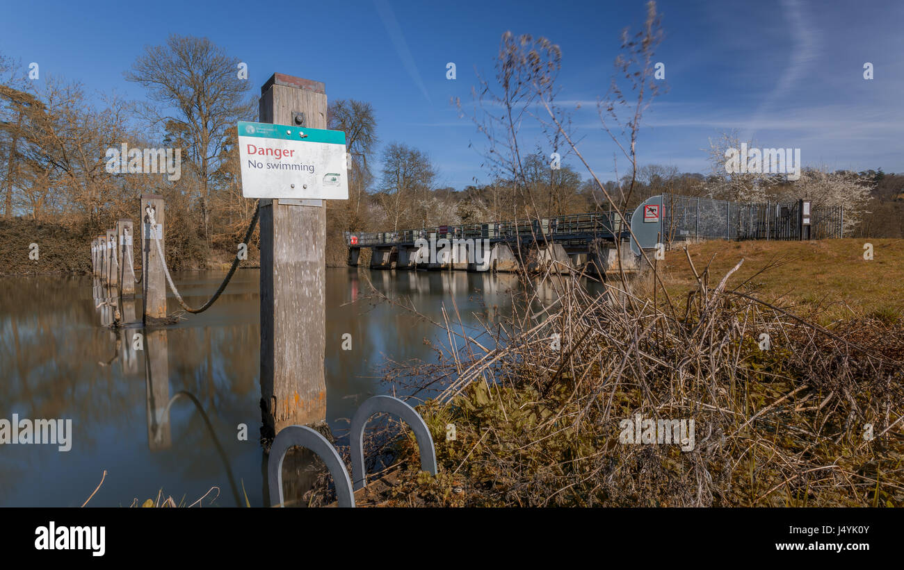 Cookham, UK - 13th March 2017: A view of Cookham weir Berkshire UK ...