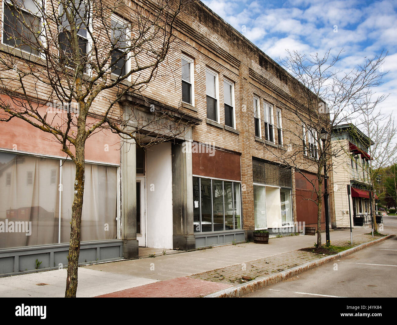 empty commercial block in a small rural town Stock Photo - Alamy