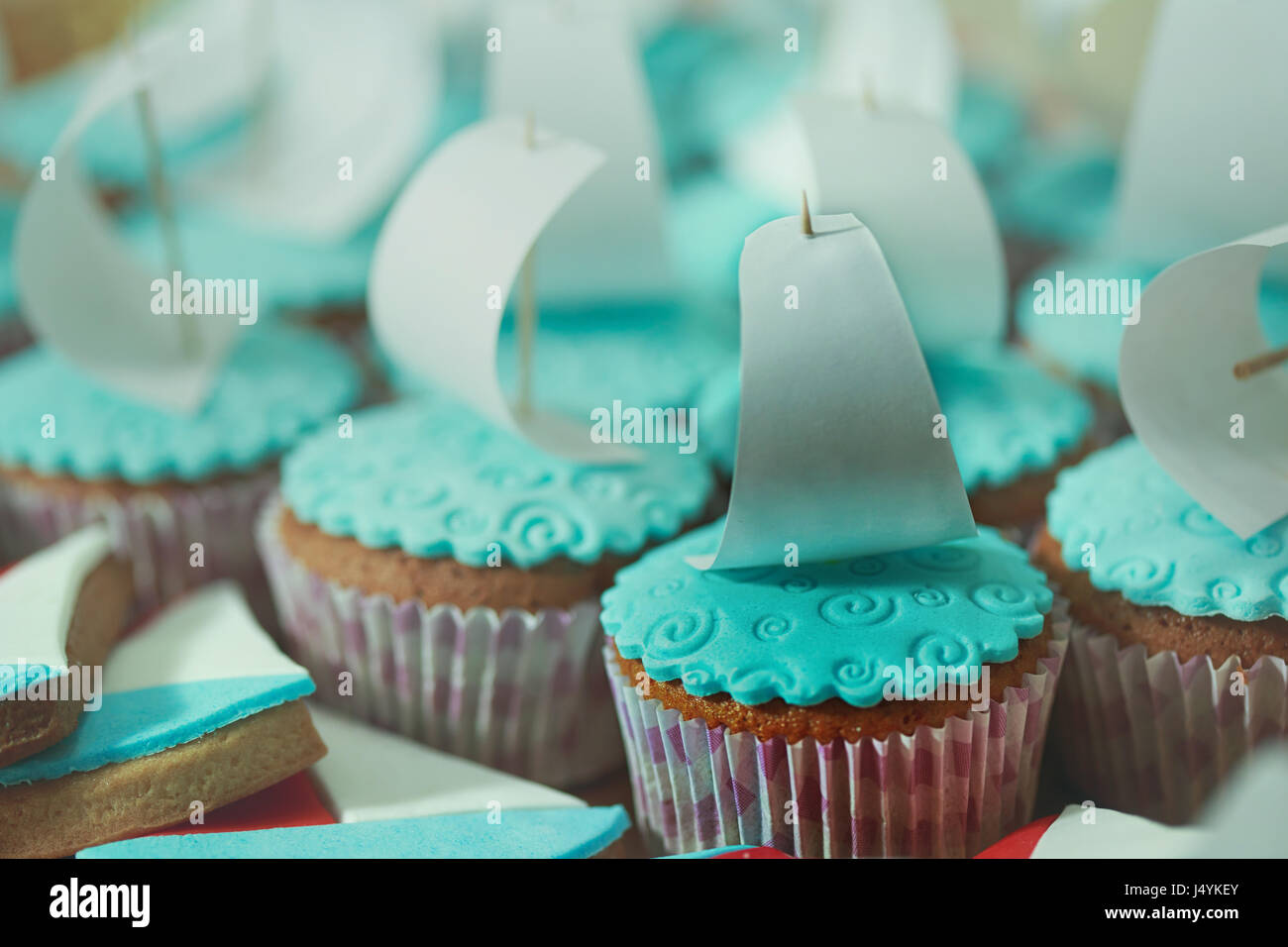 Icing ship hi-res stock photography and images - Alamy