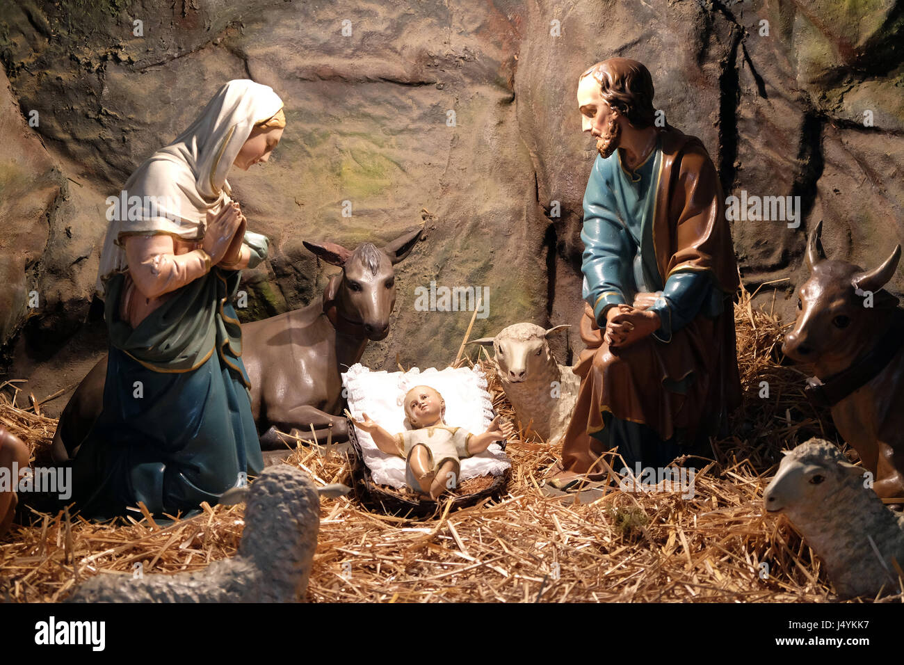 Nativity Scene, Christmas creches in the Basilica of the Sacred Heart ...