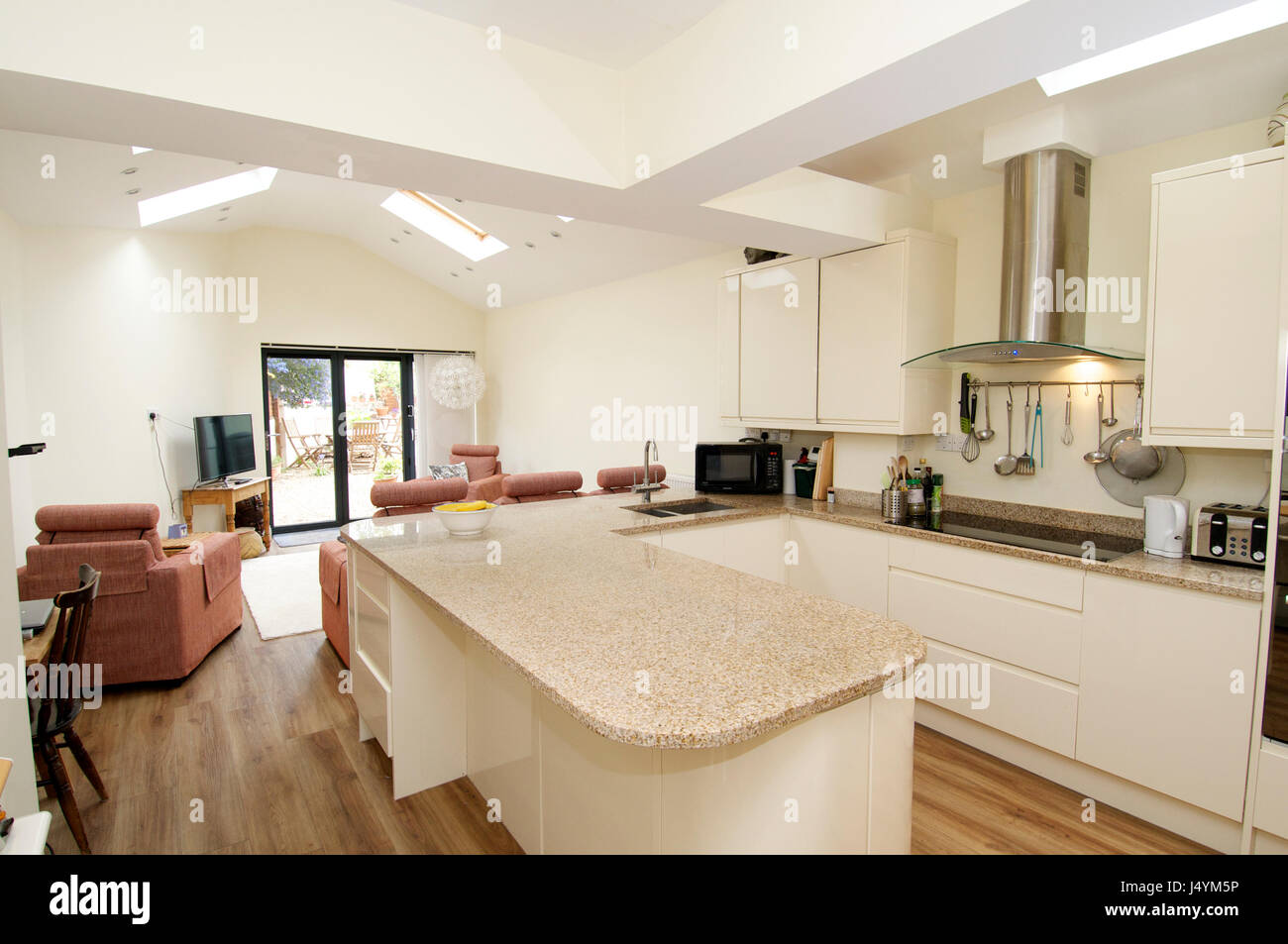 Modern kitchen UK Stock Photo - Alamy