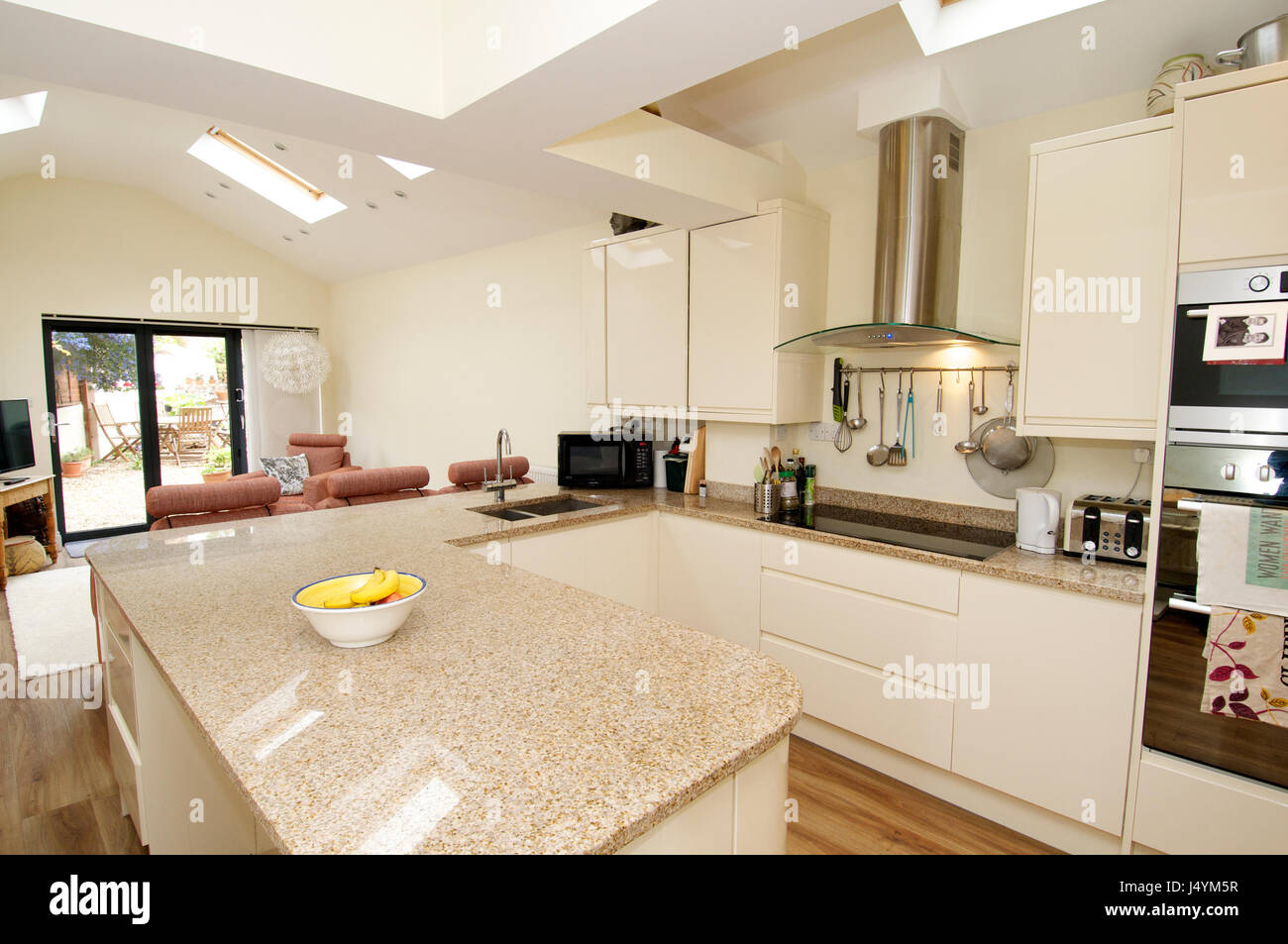 Modern kitchen UK Stock Photo - Alamy