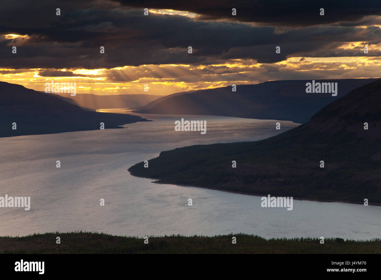 Ayan lake in table mountains. Putorana plateau. Putorana reserve. North ...