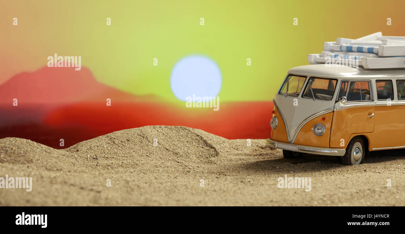 Vw camper van beach background hi-res stock photography and images - Alamy