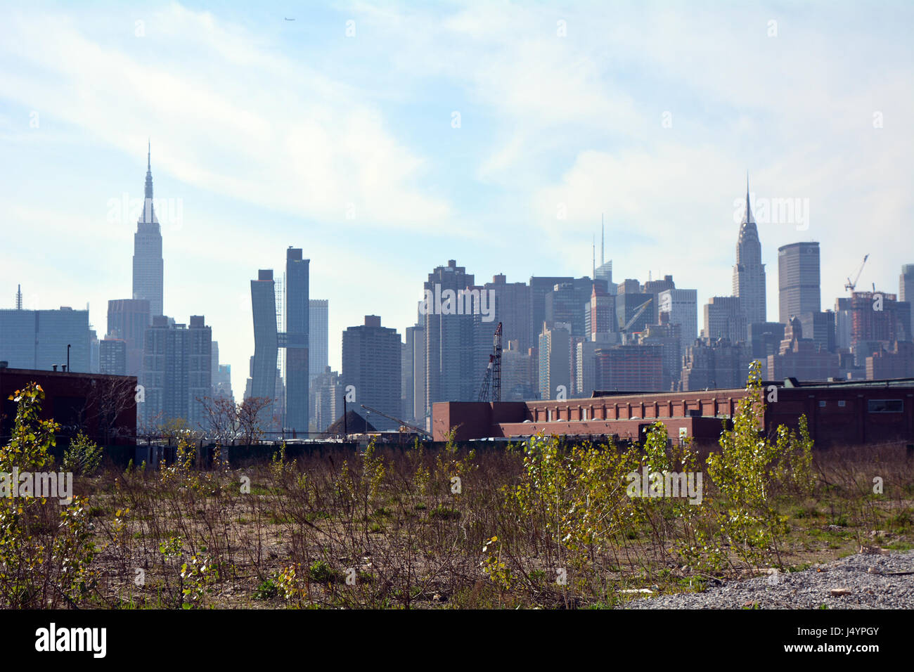 Empty lot hi-res stock photography and images - Alamy