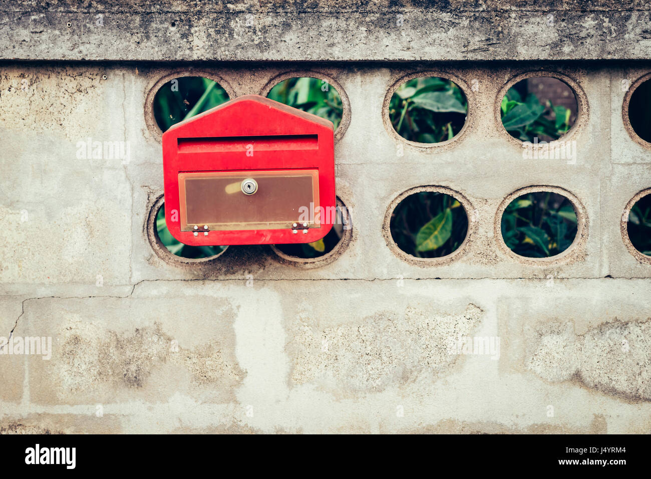 Old fashioned mail box hi-res stock photography and images - Alamy