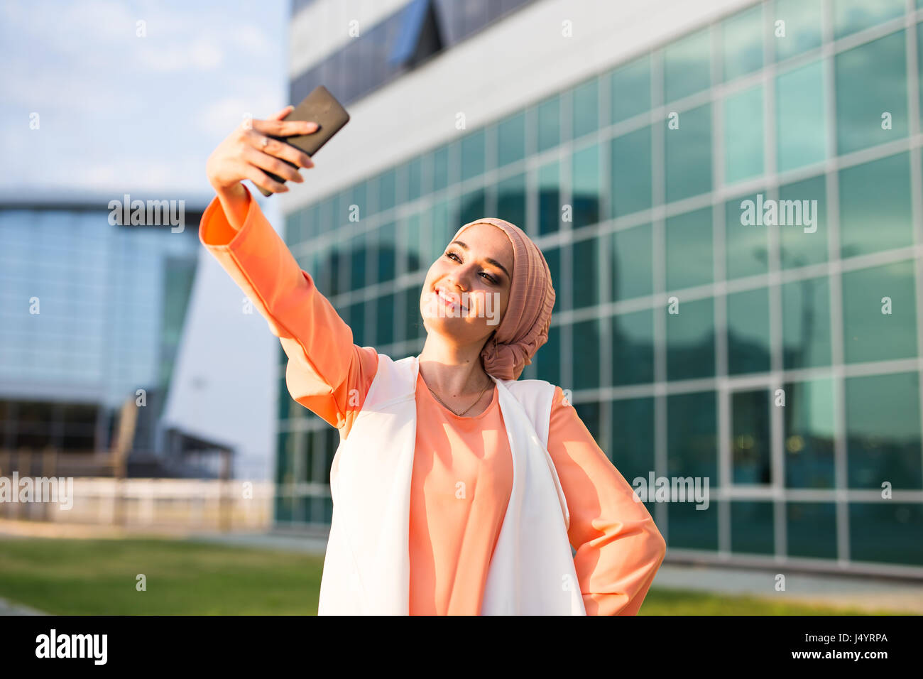 Islamic modern woman hi-res stock photography and images - Alamy