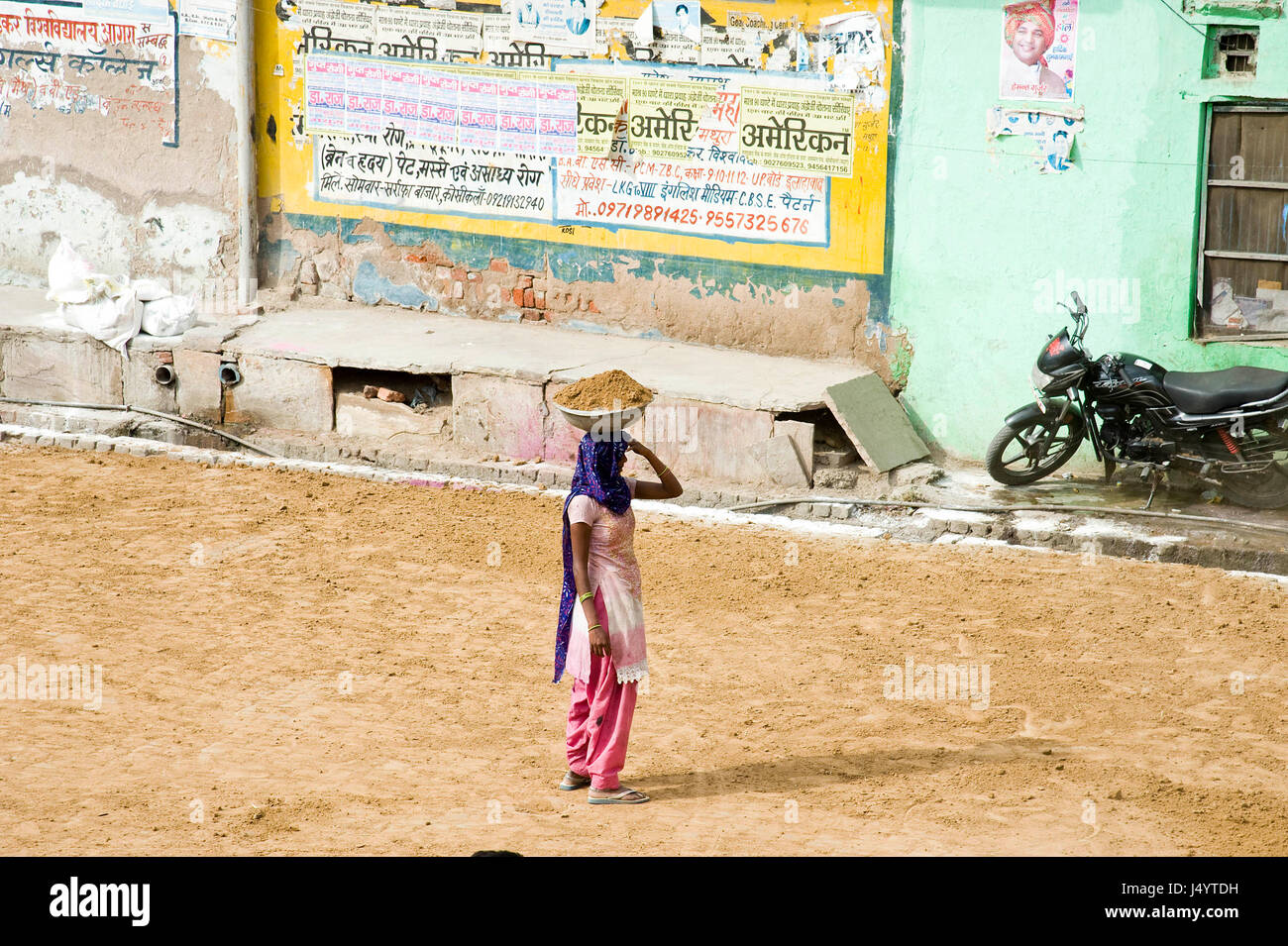 Woman labour, mathura, uttar pradesh, india, asia Stock Photo - Alamy