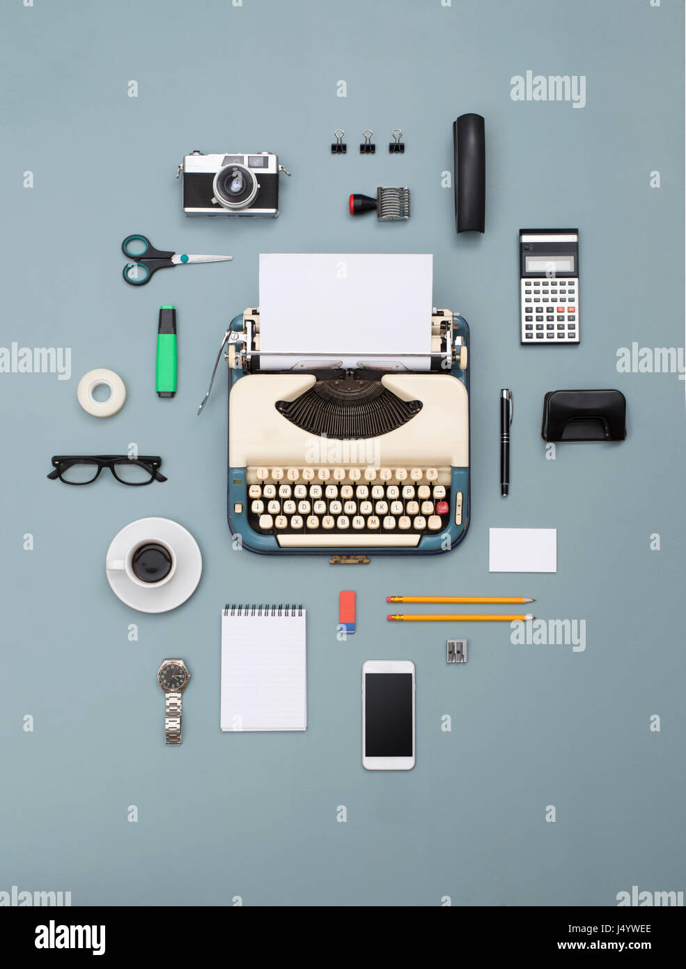 Typewriter 70s hi-res stock photography and images - Alamy