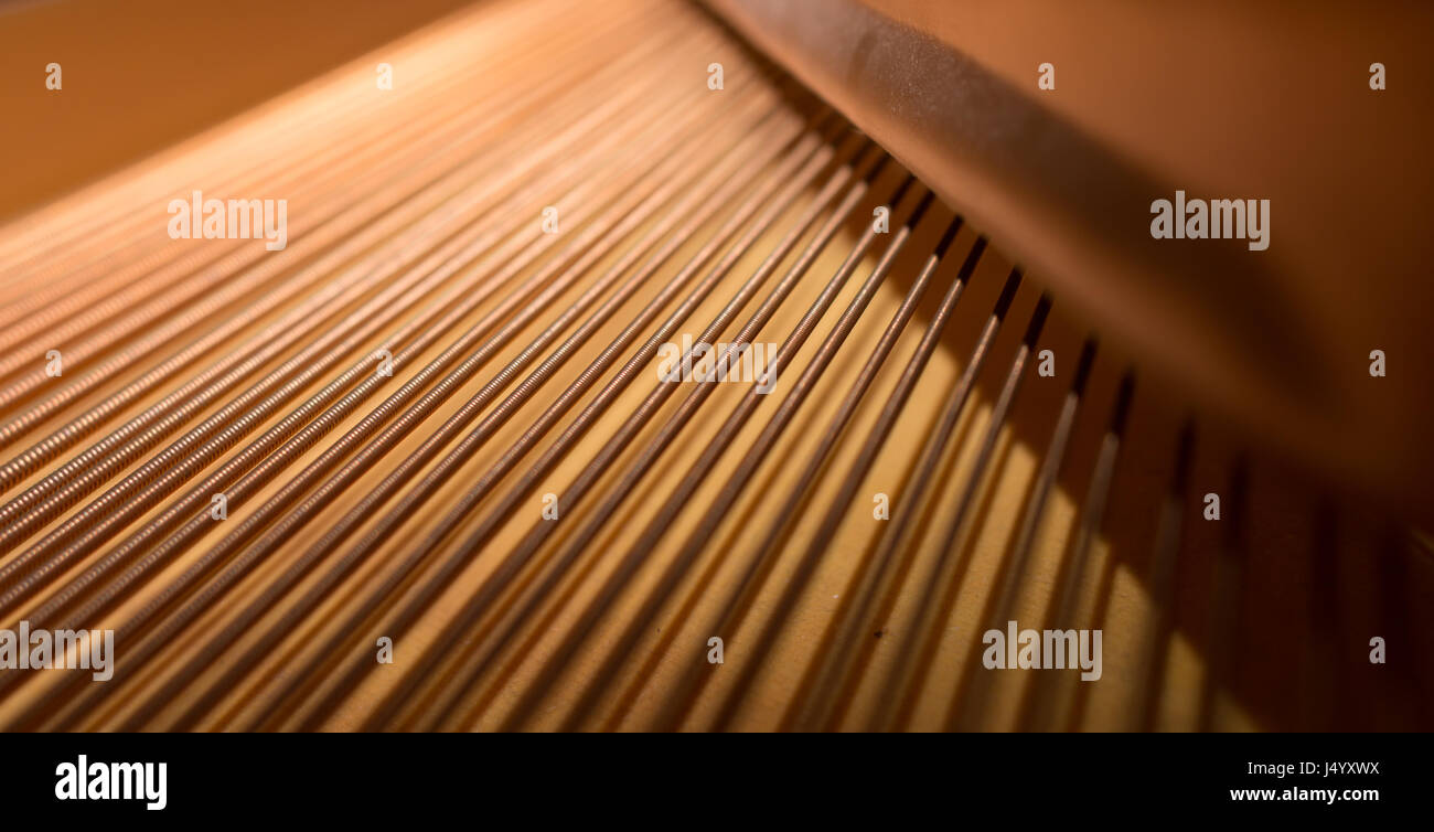 Piano strings hi-res stock photography and images - Alamy