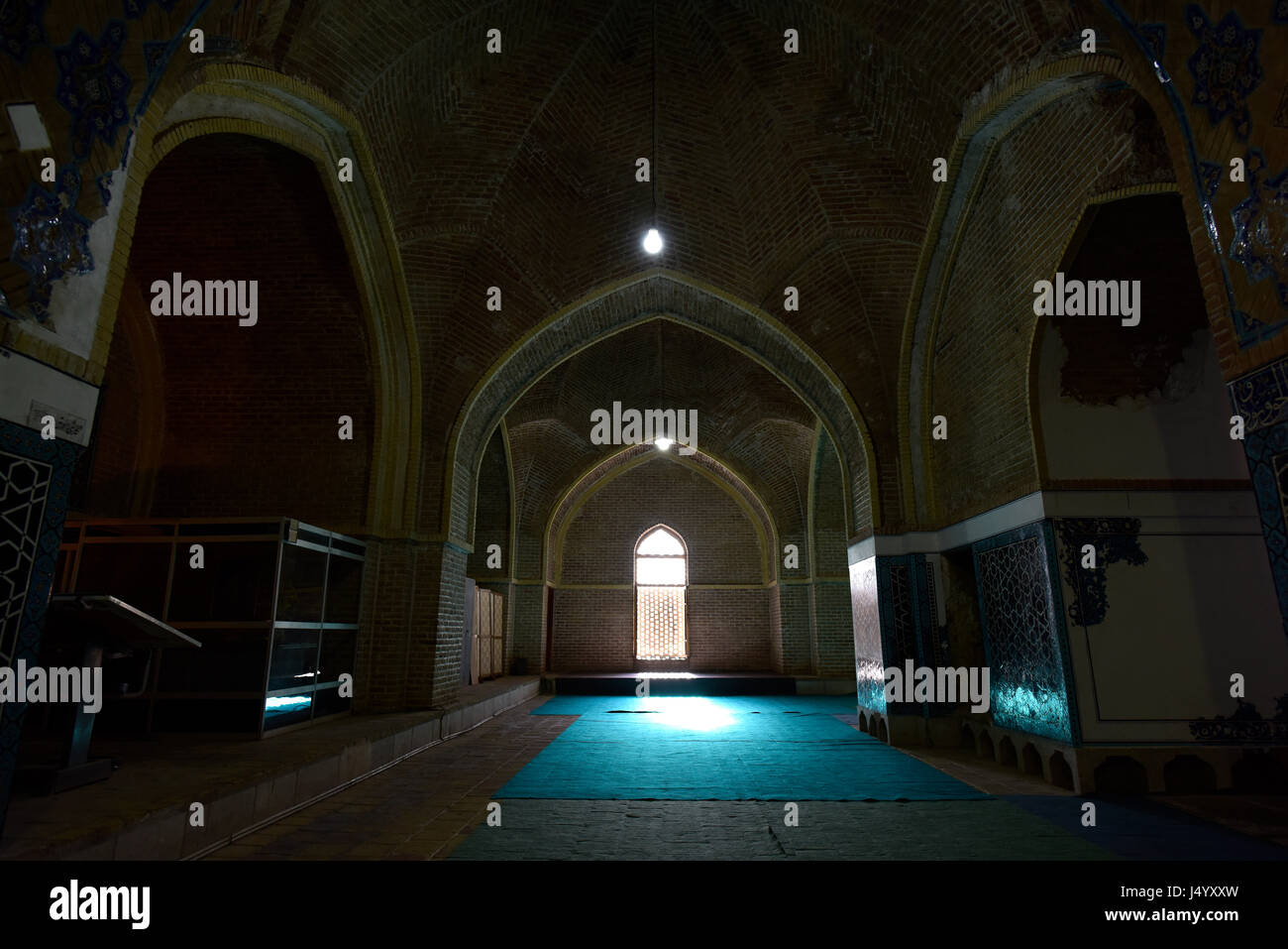 Earthquake in iran hi-res stock photography and images - Alamy