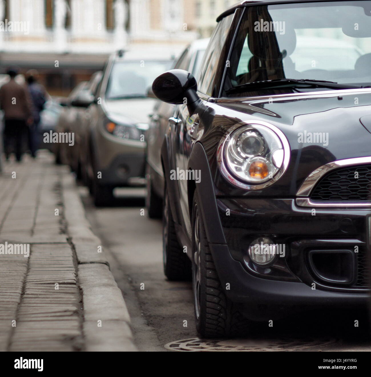 Mini cooper sidewalk hi-res stock photography and images - Alamy