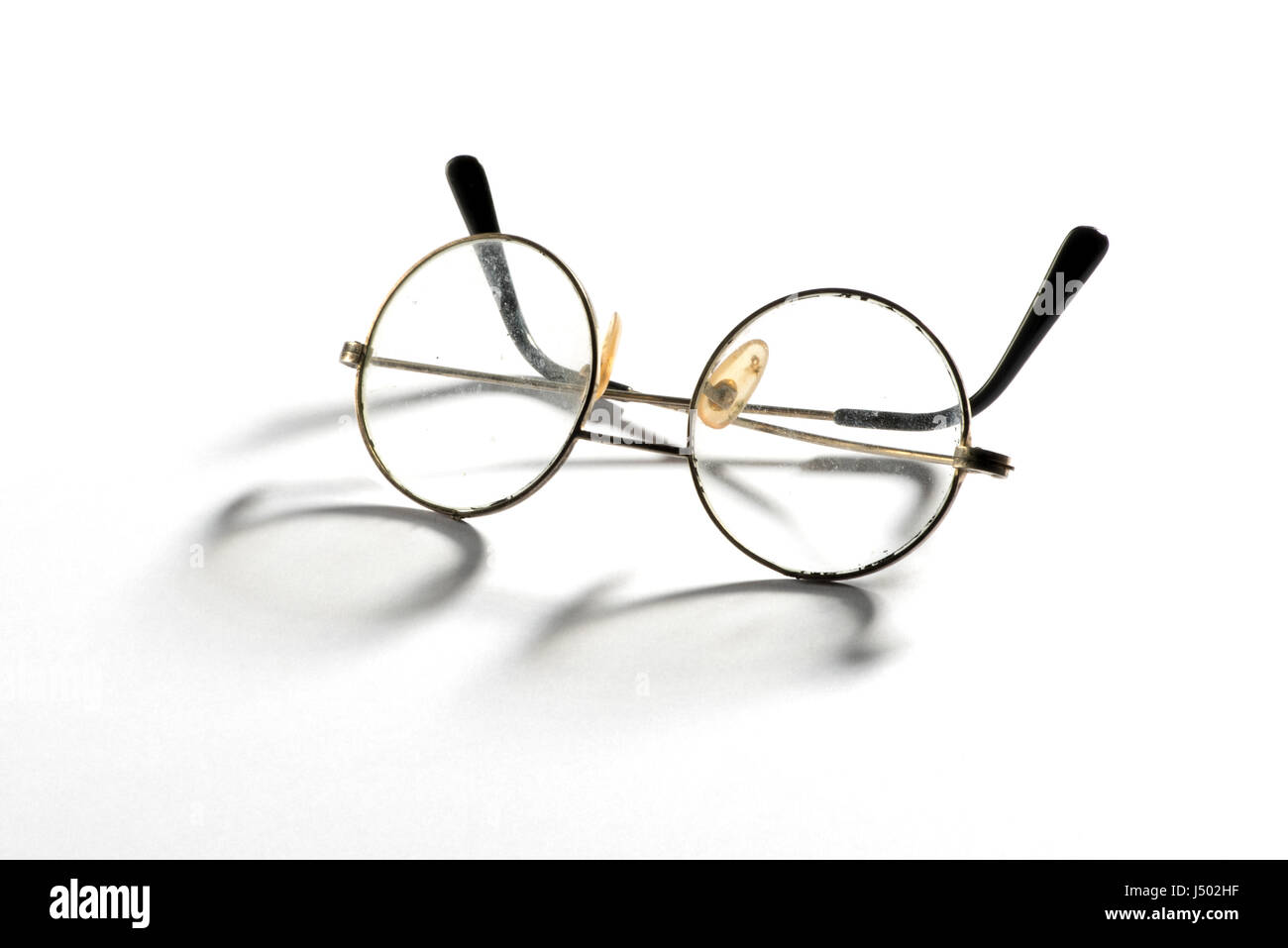 Wire framed eyeglasses hi-res stock photography and images - Alamy