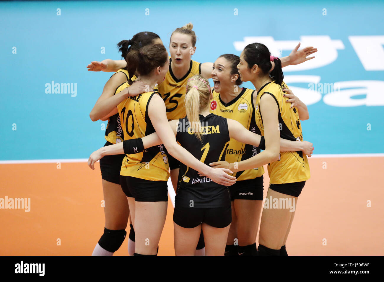 Vakifbank womens volleyball team hi-res stock photography and images ...