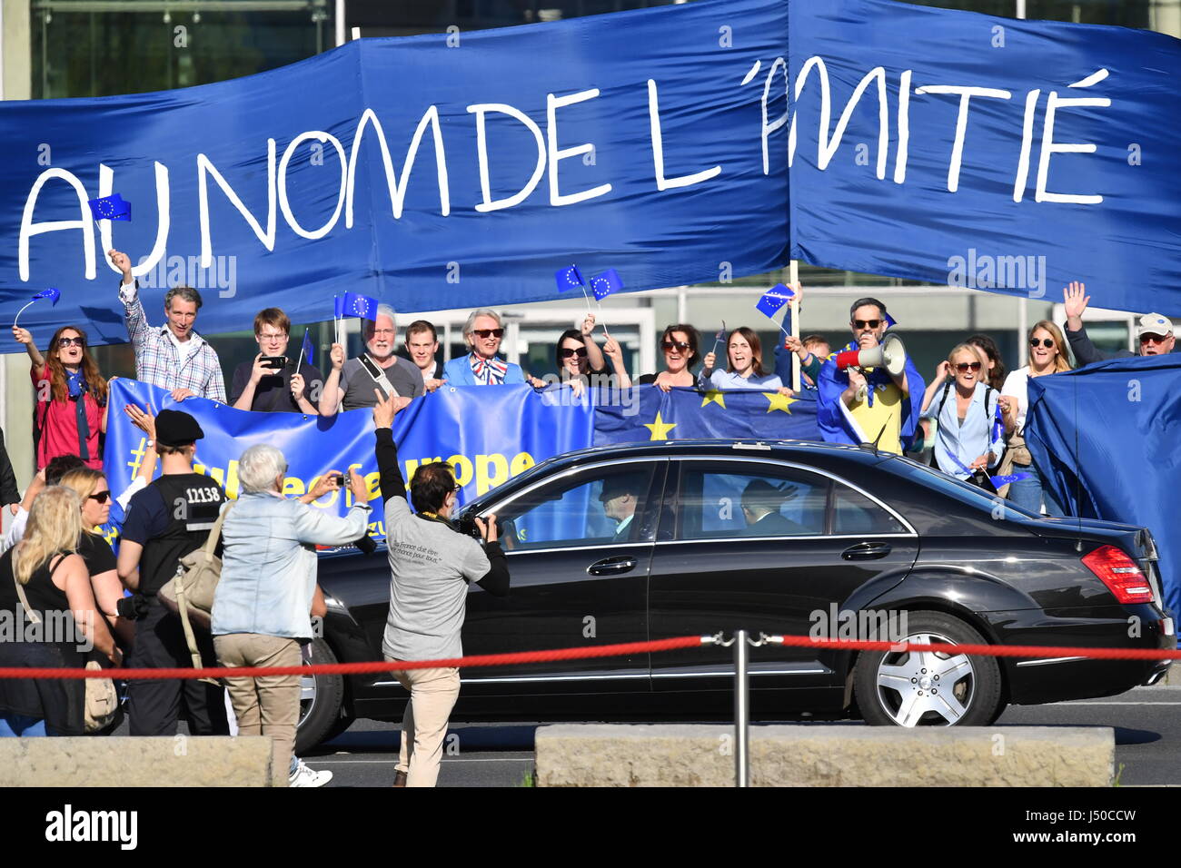 Emmanuel macron car hi-res stock photography and images - Alamy