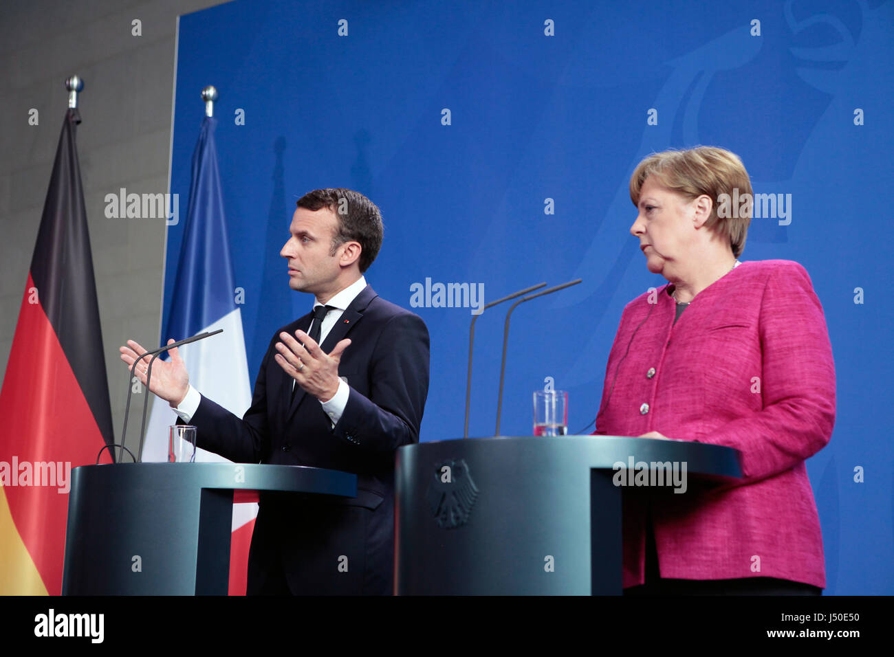 Simon Becker / Le Pictorium - Emmanuel Macron meets Angela Merkel in ...