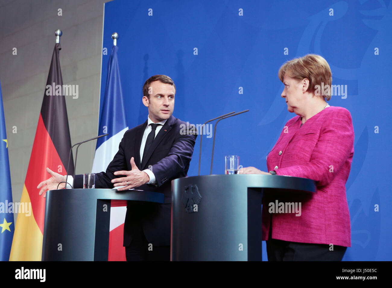 Simon Becker / Le Pictorium - Emmanuel Macron meets Angela Merkel in ...