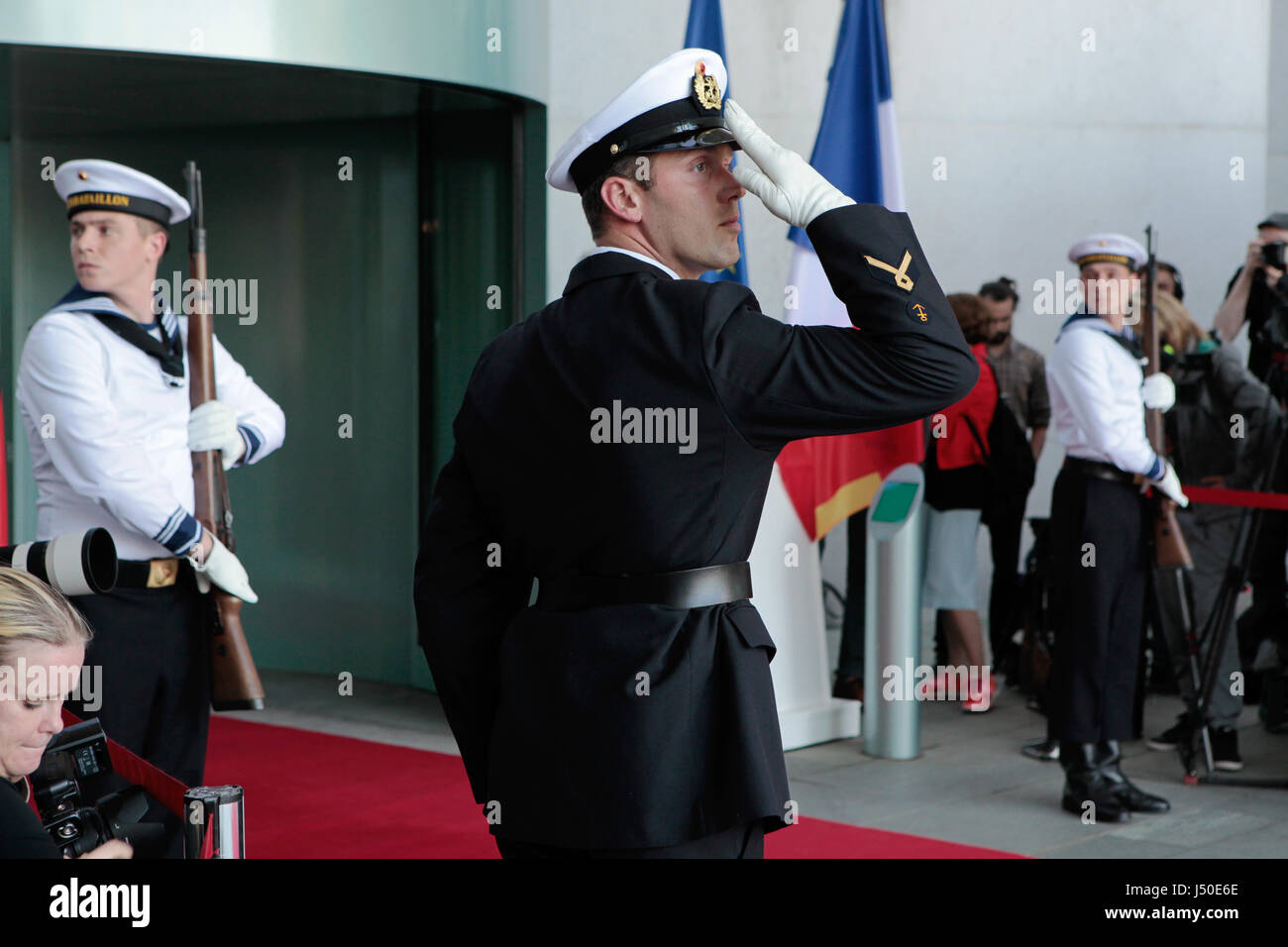 Simon Becker / Le Pictorium - Emmanuel Macron meets Angela Merkel in ...