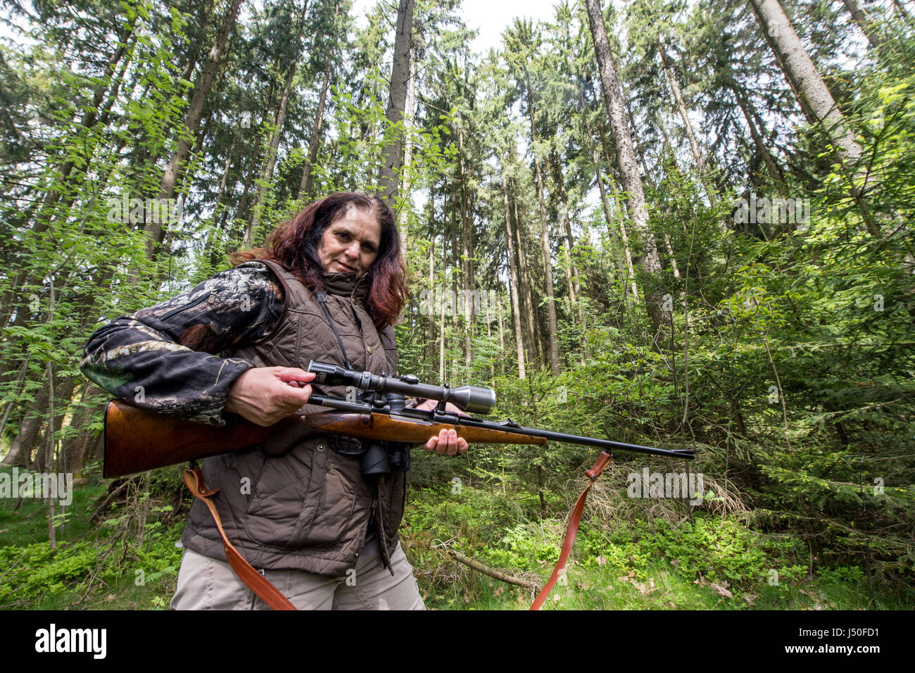 Vohenstrauss, Germany. 9th May, 2017. ILLUSTRATION - Hunter Karolina ...