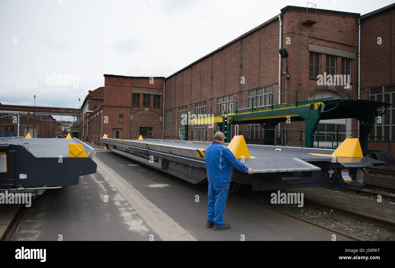 Niesky, Germany. 26th Apr, 2017. In front of a factory hall of the WBN ...
