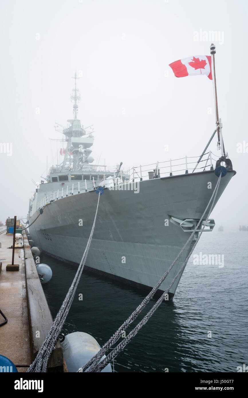 Royal Canadian Navy warship HMCS MONTREAL on a foggy and rainy day in ...