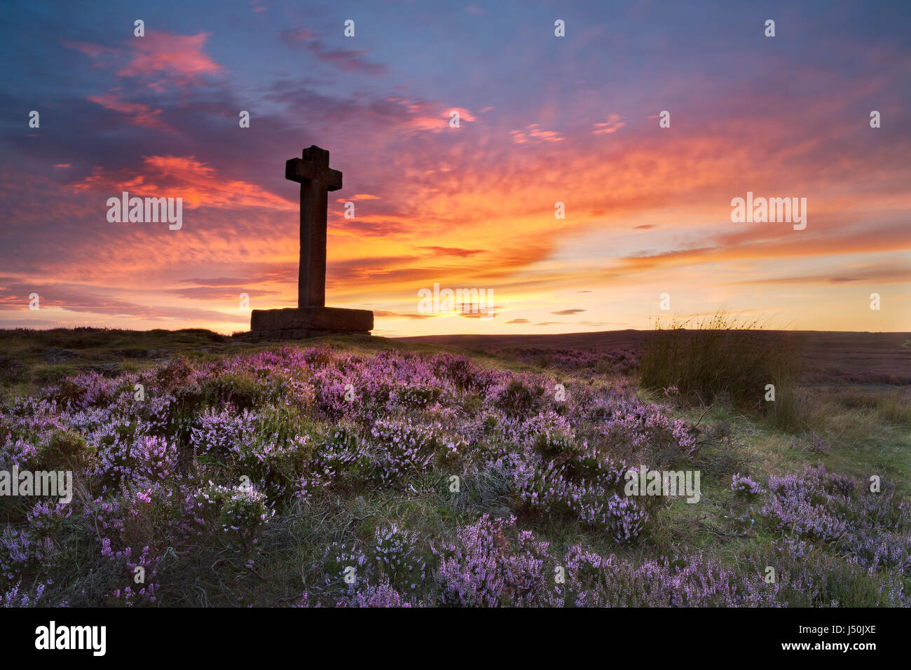 Ana Cross sunset and heather, in Rosedale on the North Yorkshire Moors ...