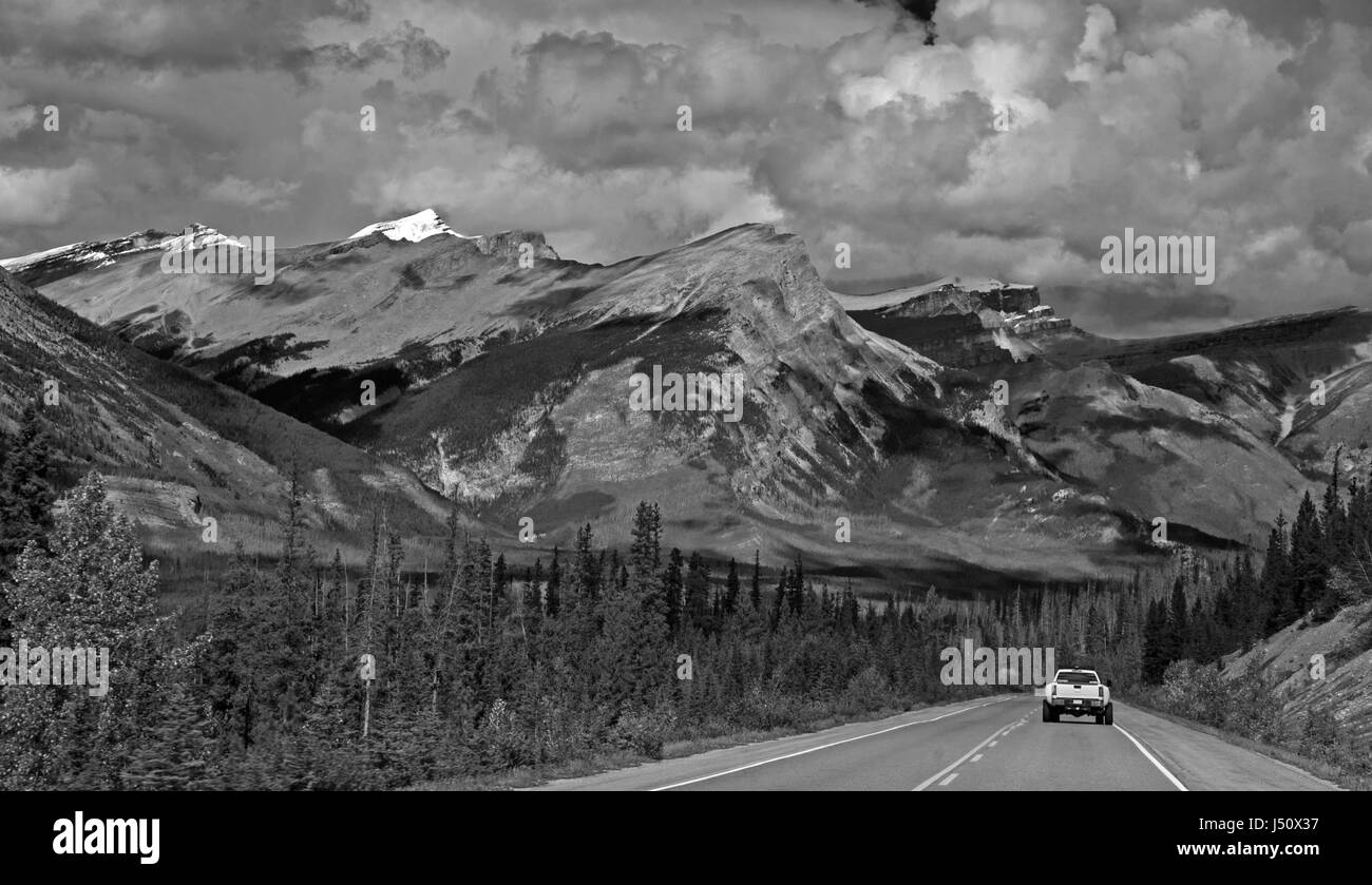 Road to Banff National Park, Alberta, Canada Stock Photo - Alamy