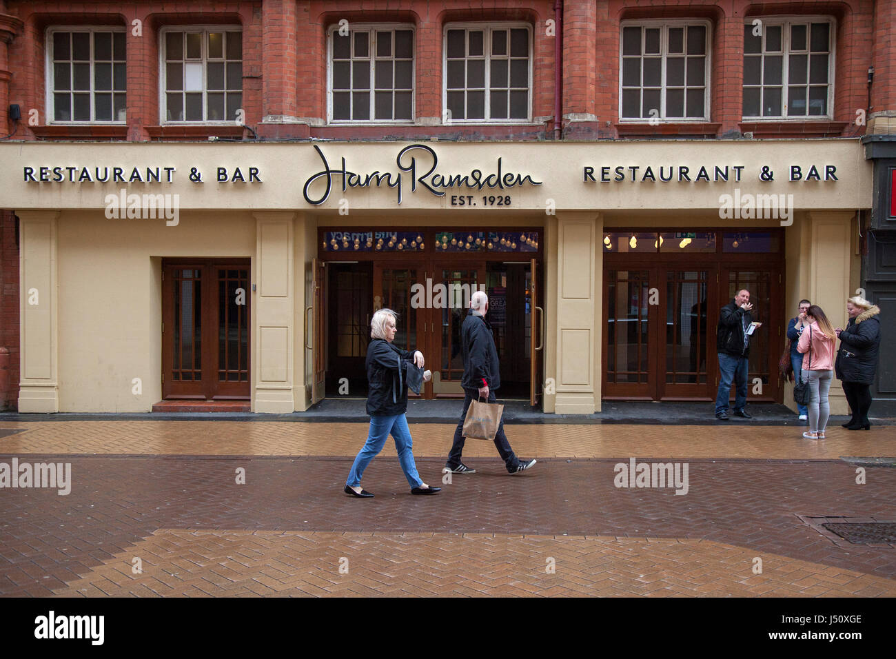 Eating fish and chips blackpool hi-res stock photography and images - Alamy